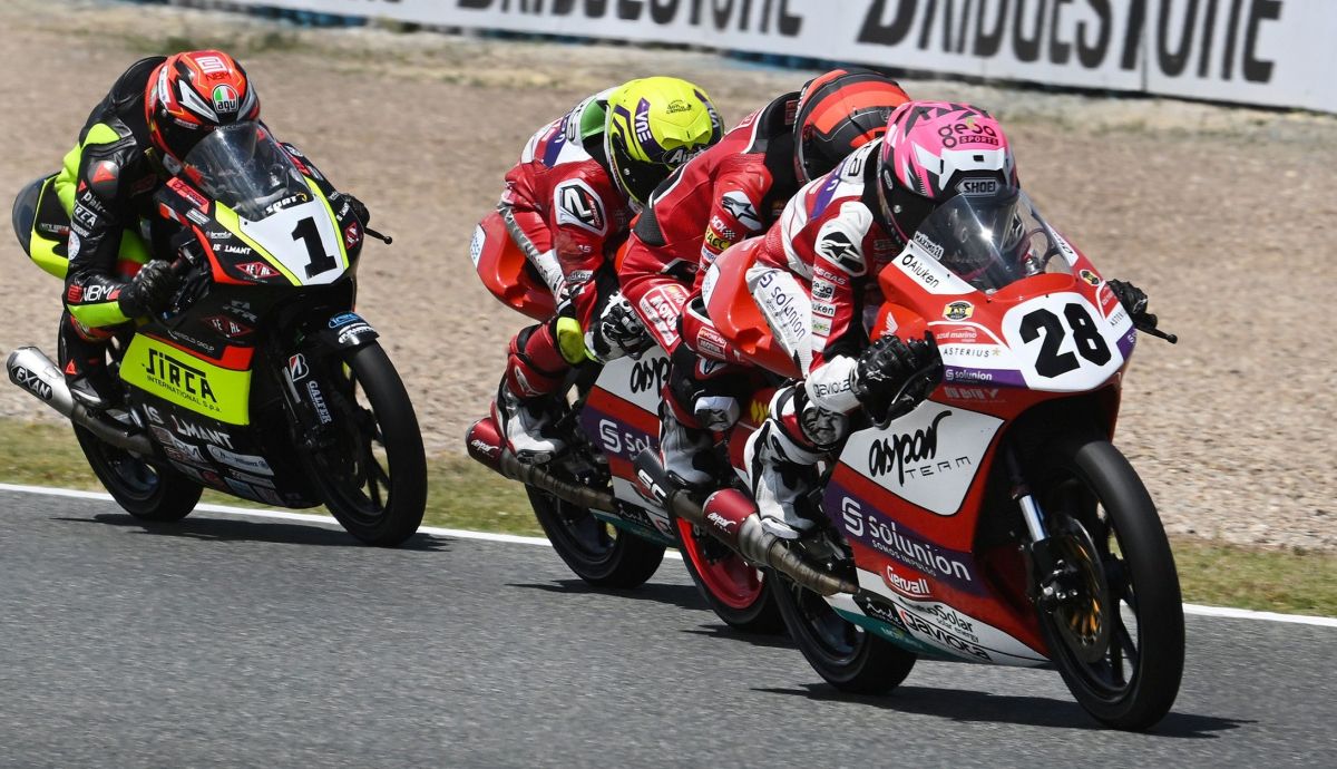 Máximo Quiles y Brian Uriarte ganan en la ETC en Jerez