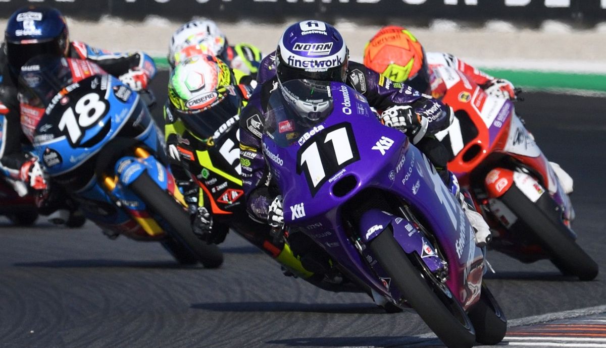 Adrián Cruces y Joel Esteban vencen en el final del JuniorGP