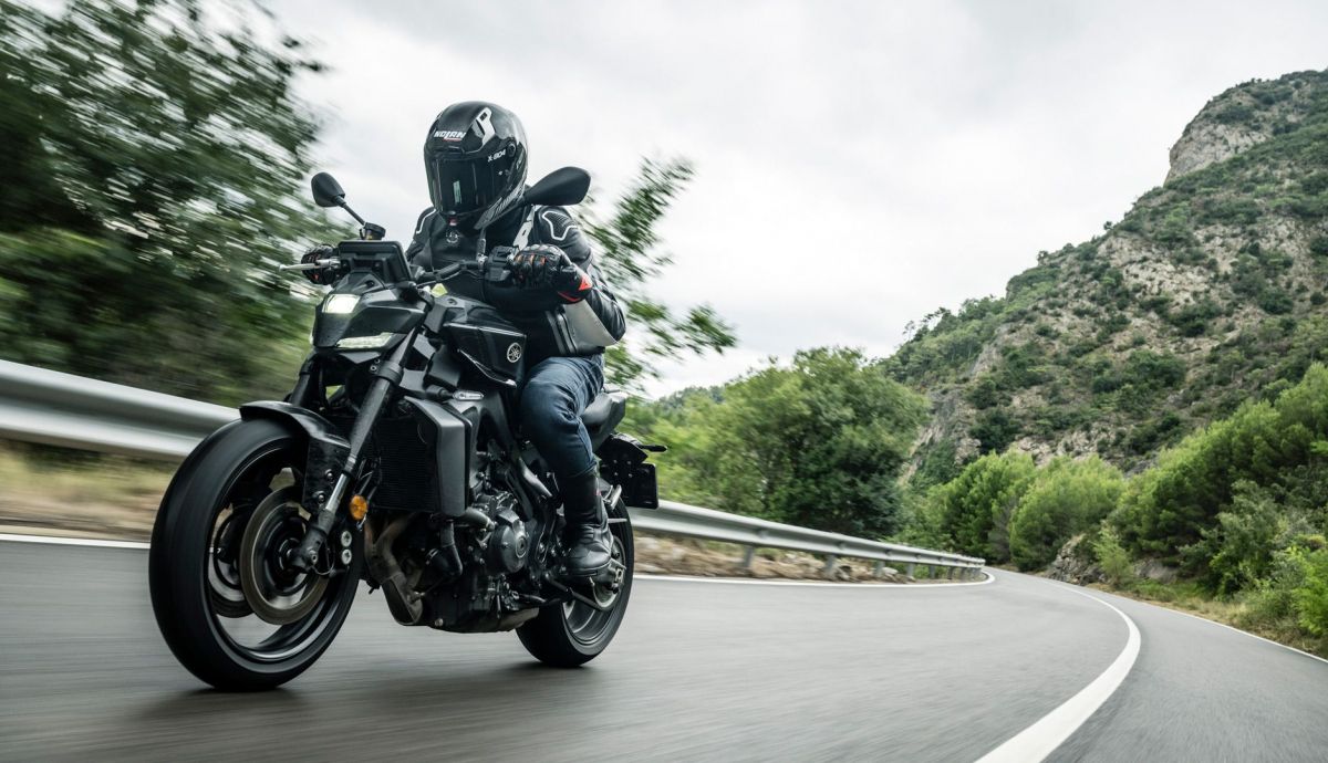 Yamaha MT-09 Y-AMT 2024, su primera moto automática.