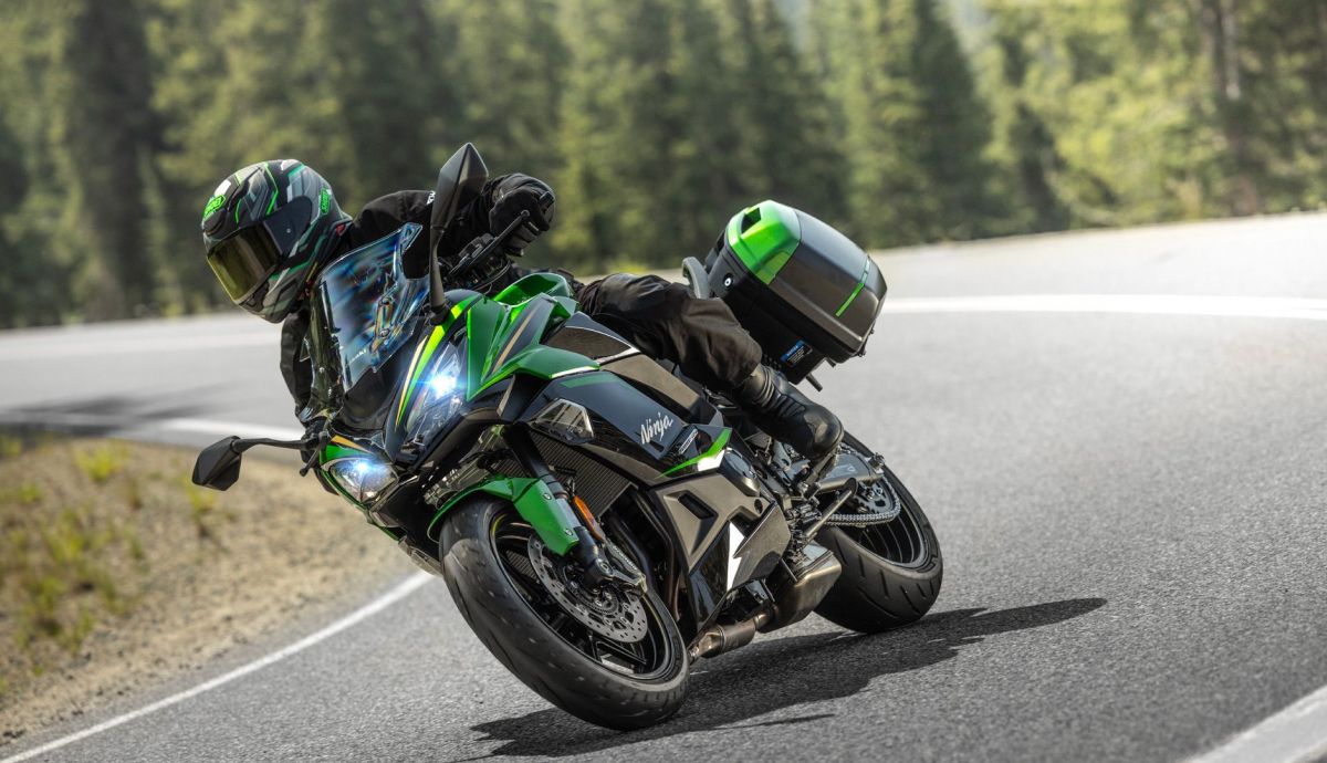 Kawasaki Ninja 1100SX y SE 2025, con más motor y equipami...