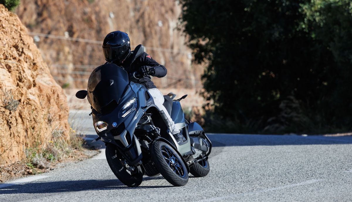 Piaggio MP3 310, el modelo de acceso a la saga de tres ru...