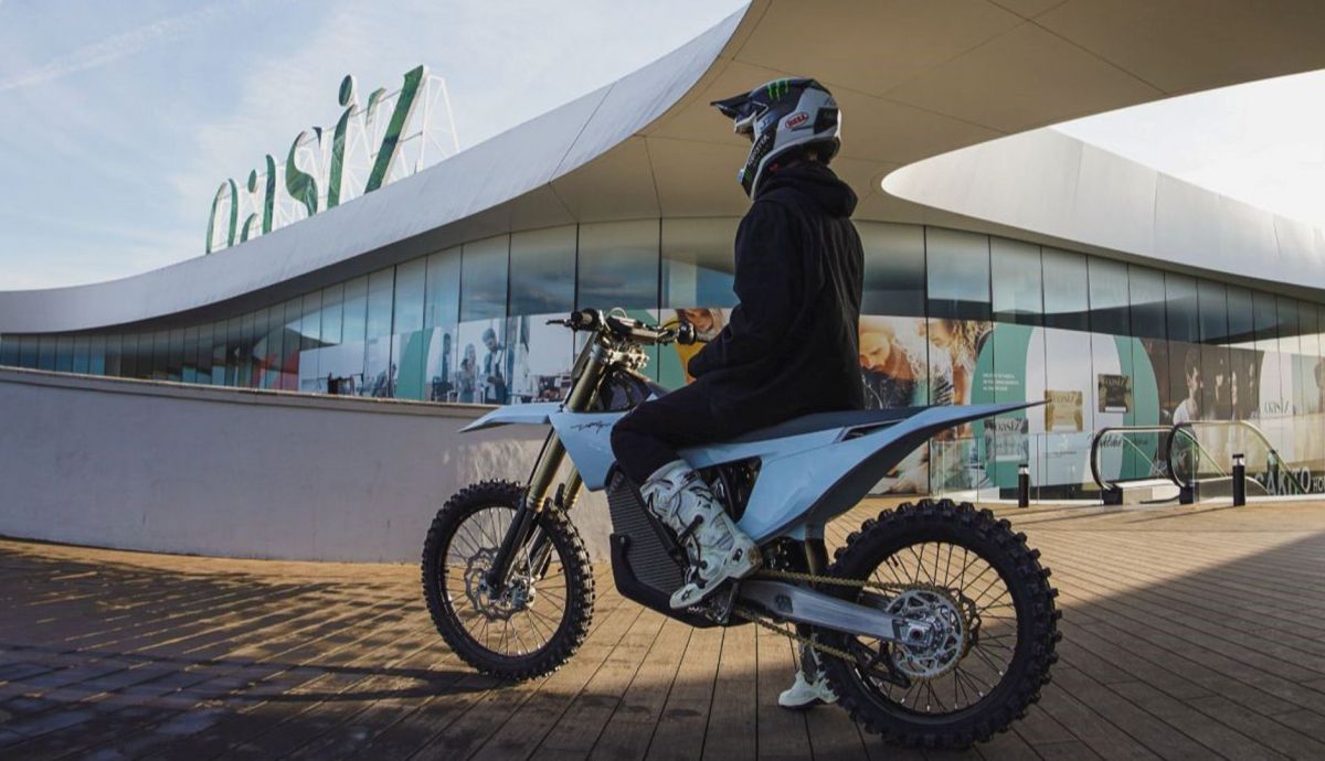 Motocrossity, el primer circuito de motocross indoor en E...