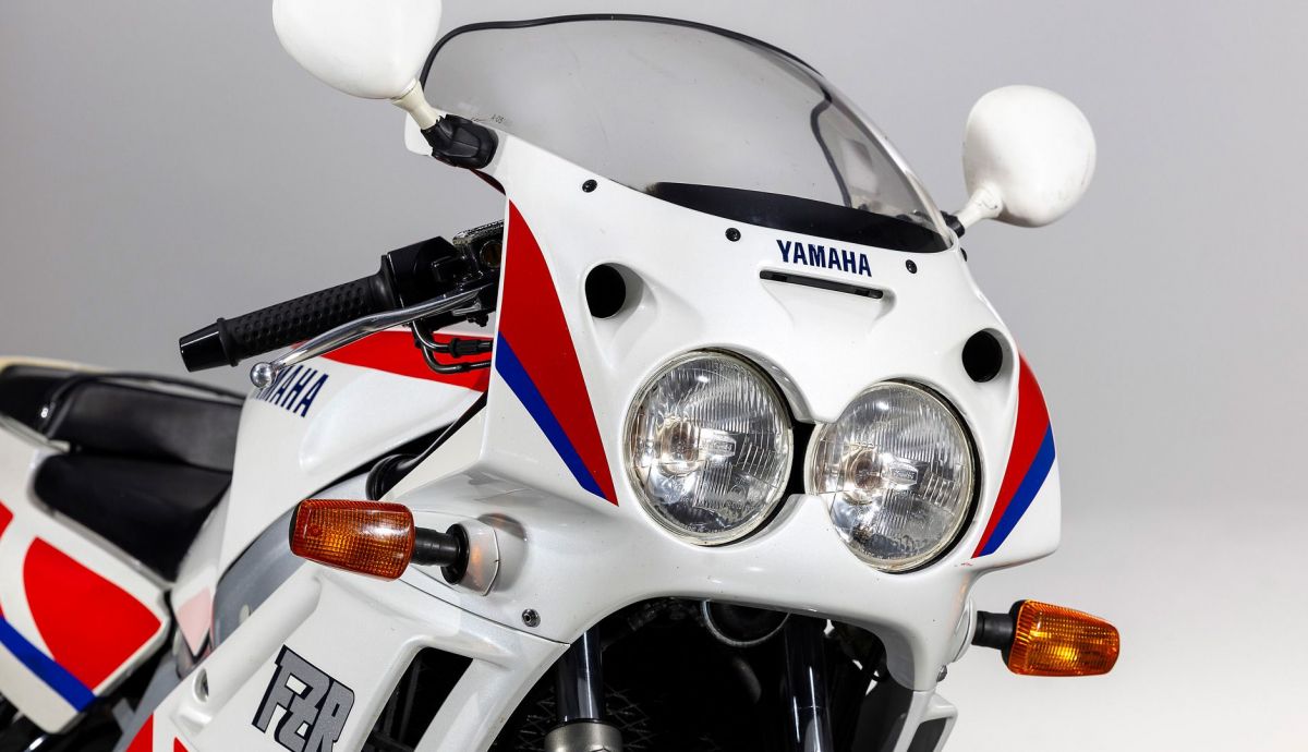 Fotos Yamaha FZR600 1990