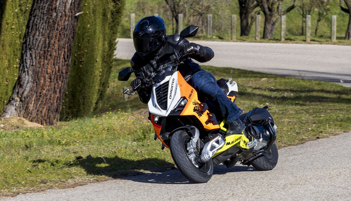 Prueba Italjet Dragster 300, ¿es un scooter o una superbike?
