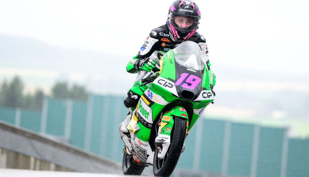 Scott Ogden aprovecha la lluvia para lograr su primera pole