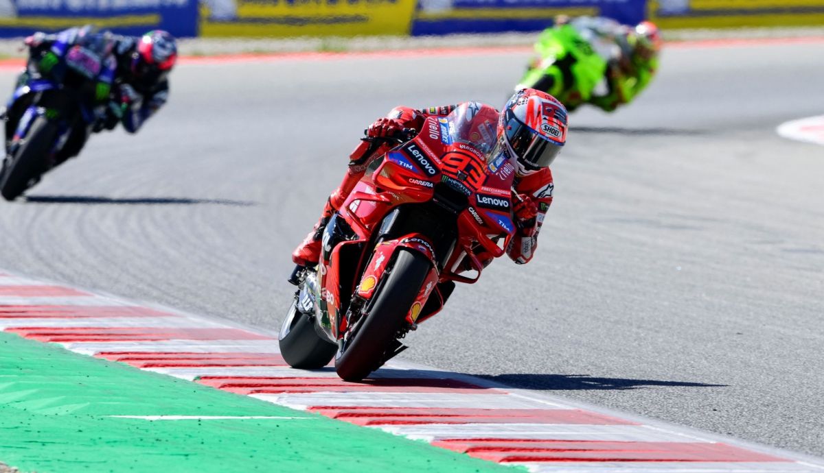 Marc Márquez gana el Sprint Barcelona tras la caída de Álex