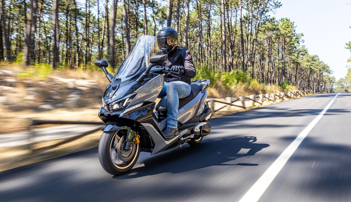 Cyclone RT3S, un scooter GT repleto de equipamiento