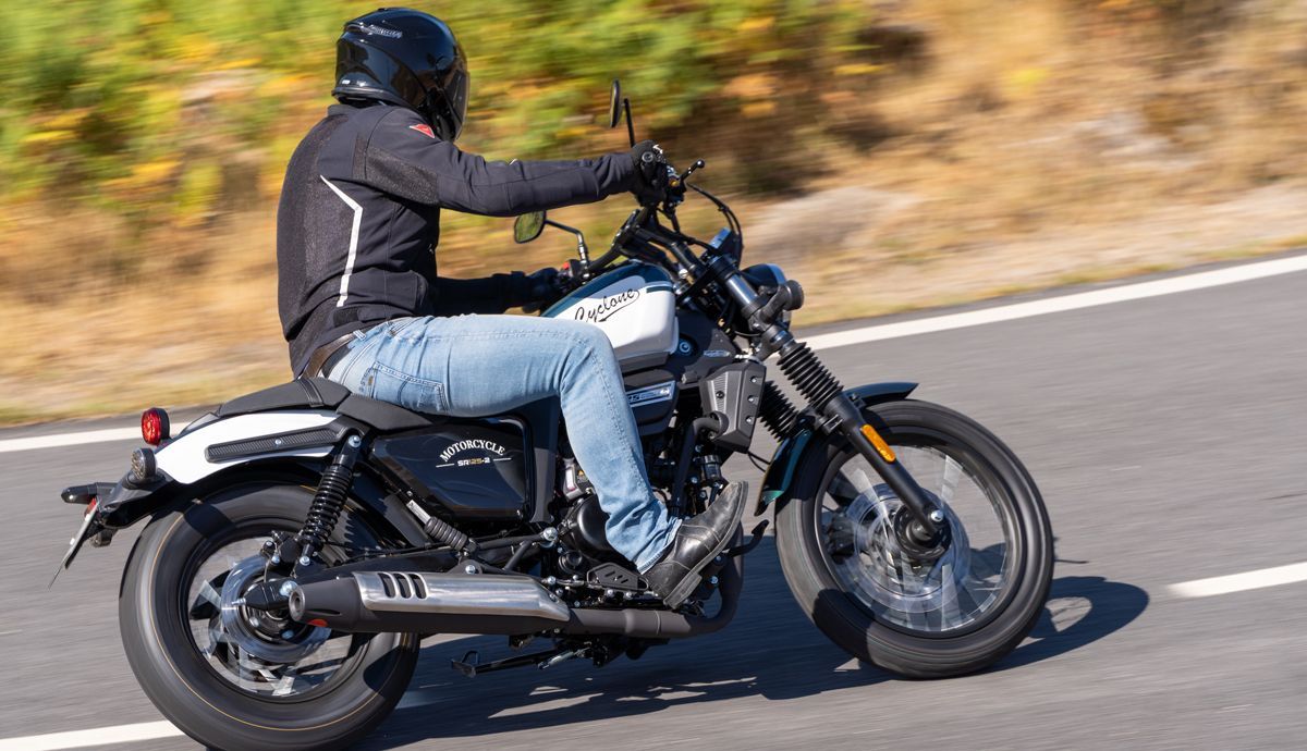 Cyclone RA125 Plus, una custom clásica con un giño al sig...