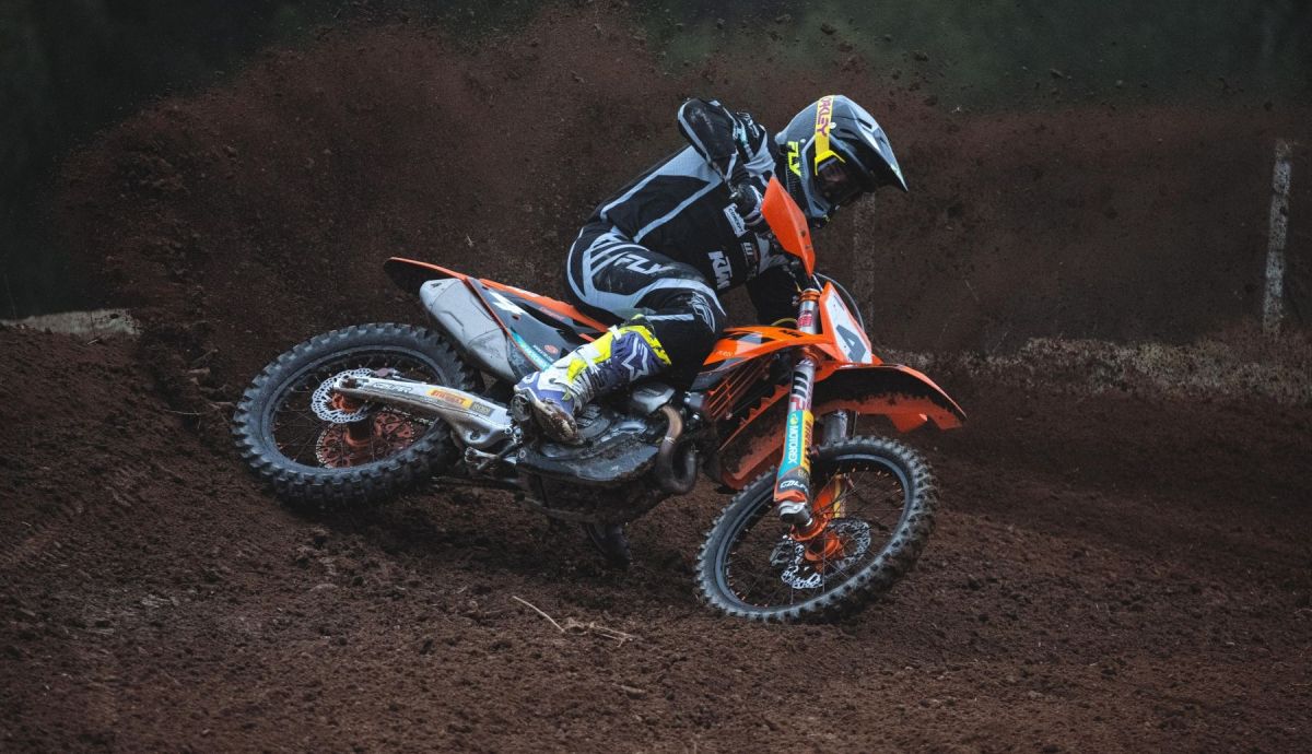 La confianza también se viste: FLY Racing según la voz de...