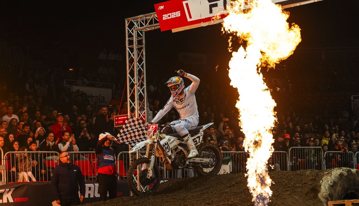 Mundial SuperEnduro Bilbao. Bolt gana y sigue imbatido. P...