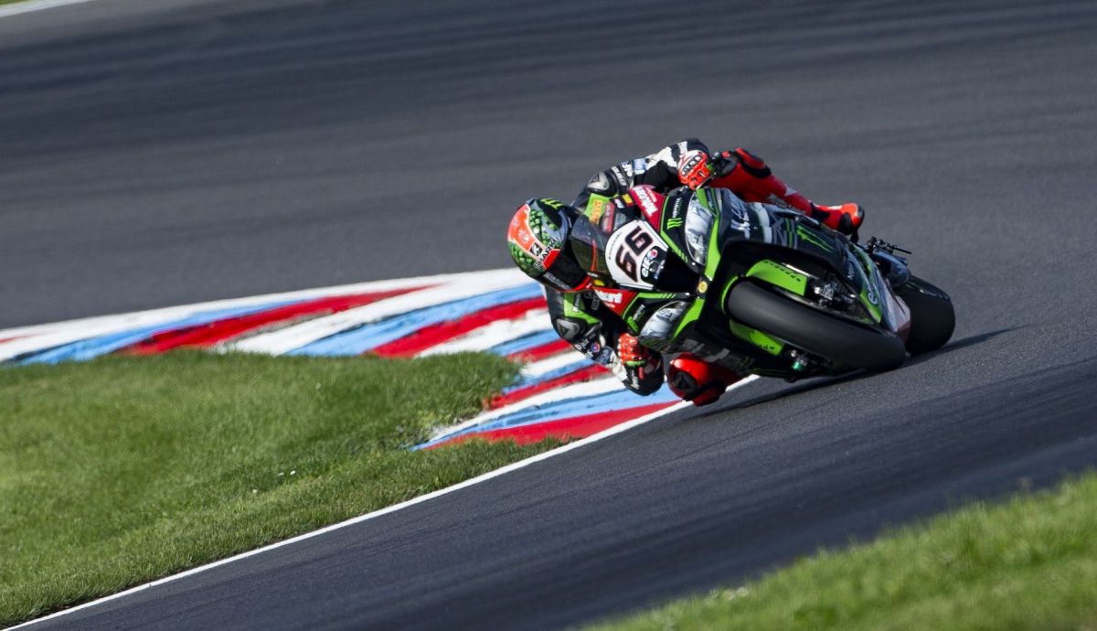 Tom Sykes celebra su cumpleaños con la pole position en Alemania