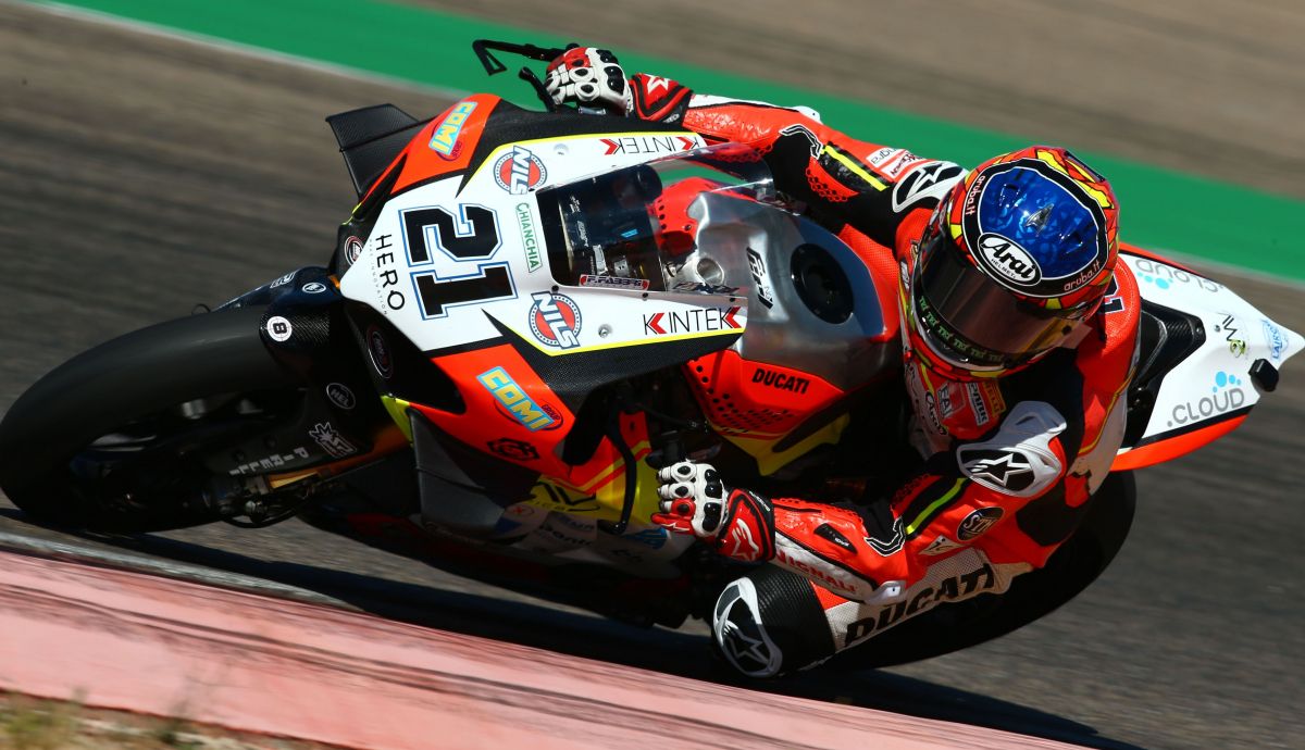 Michael Rinaldi se estrena y Jonathan Rea es más líder